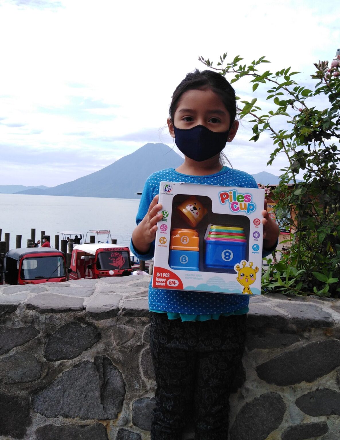 PAMI entrega bolsas de víveres y kits lúdicos a familias de Santa Cruz ...