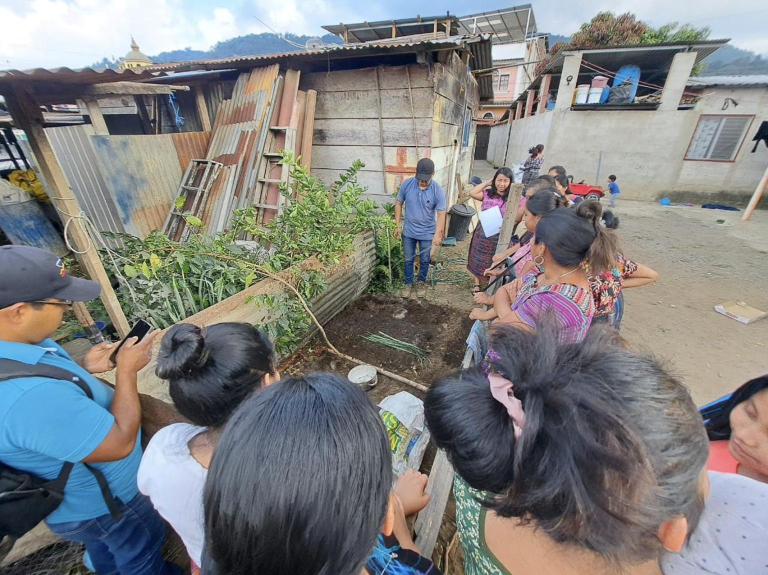PAMI hace entrega de semillas y pilones a 20 familias de San Juan La ...